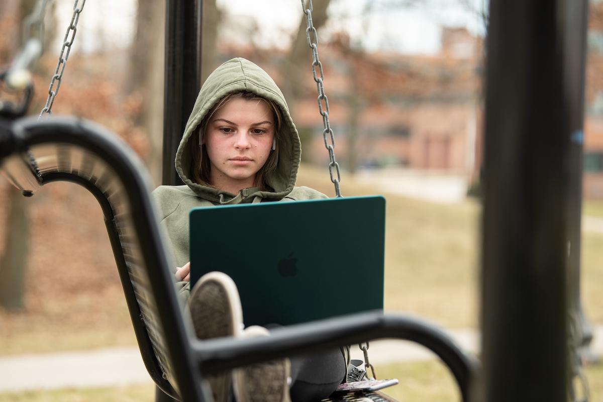 IN A FLASH: Flashes Get Out | Kent State Today